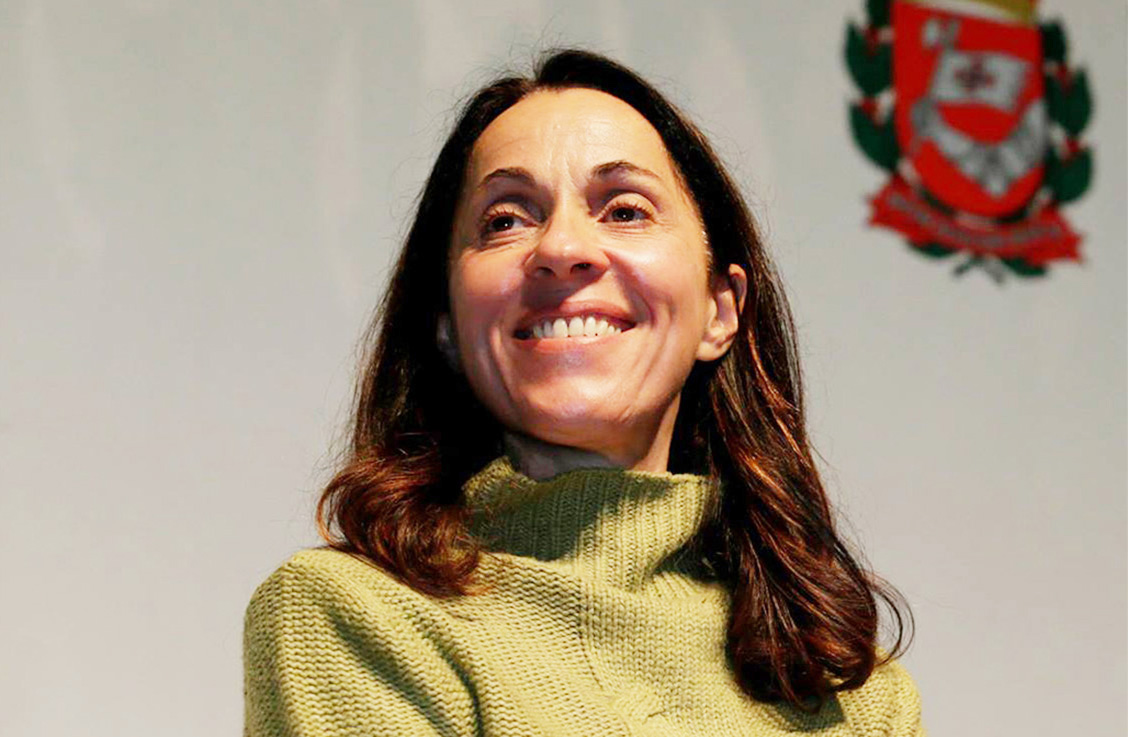 Nádia Campeão lança livro, critica ajuste fiscal e penúria das prefeituras
