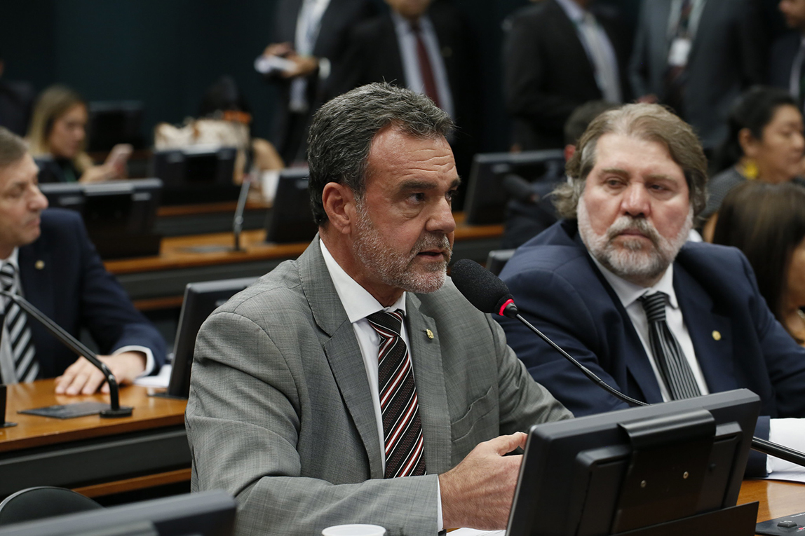 Líder do PCdoB denuncia que PL da privatização da água elevará as tarifas