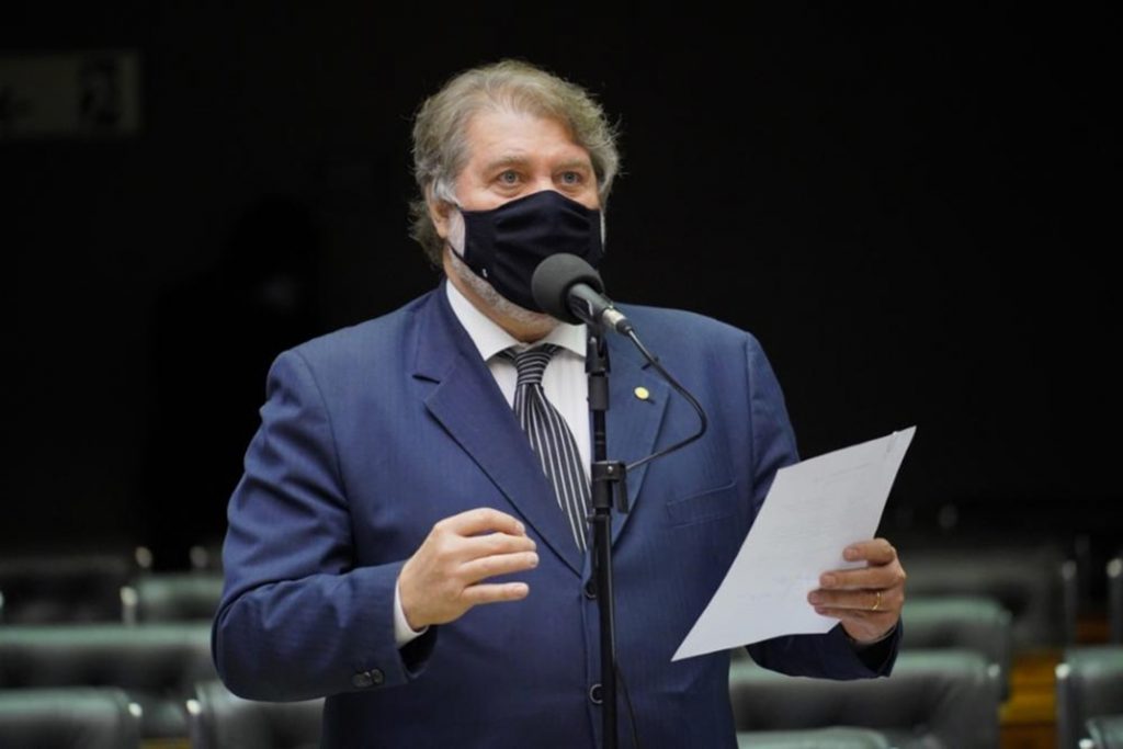 “Brasil já perdeu mais de 355 mil vidas e continua a irresponsabilidade ...