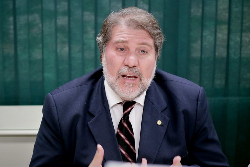 Renildo: "é absurdo" governo Bolsonaro culpar o SUS pela pandemia